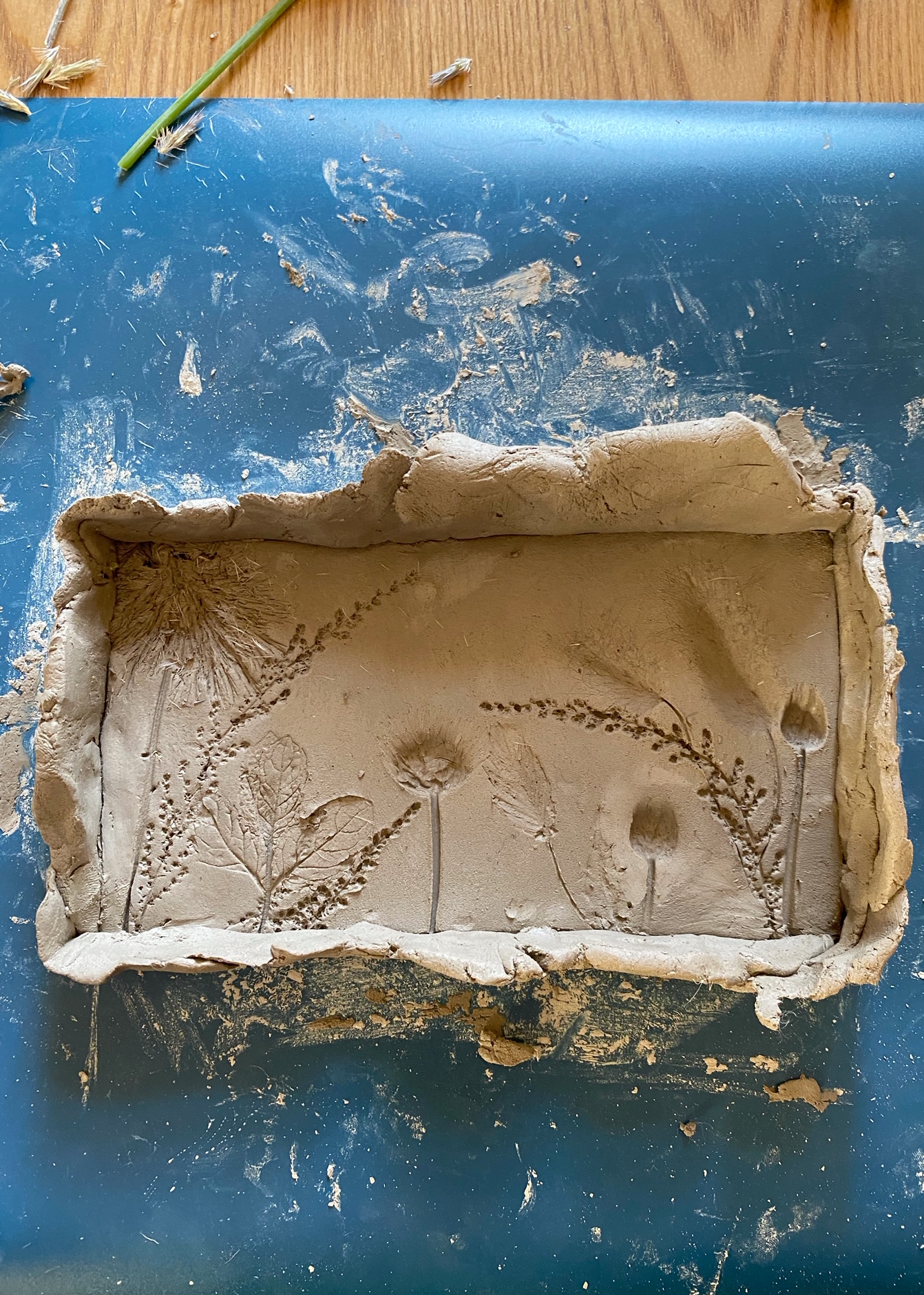 How to make botanical plaster cast tiles with flowers